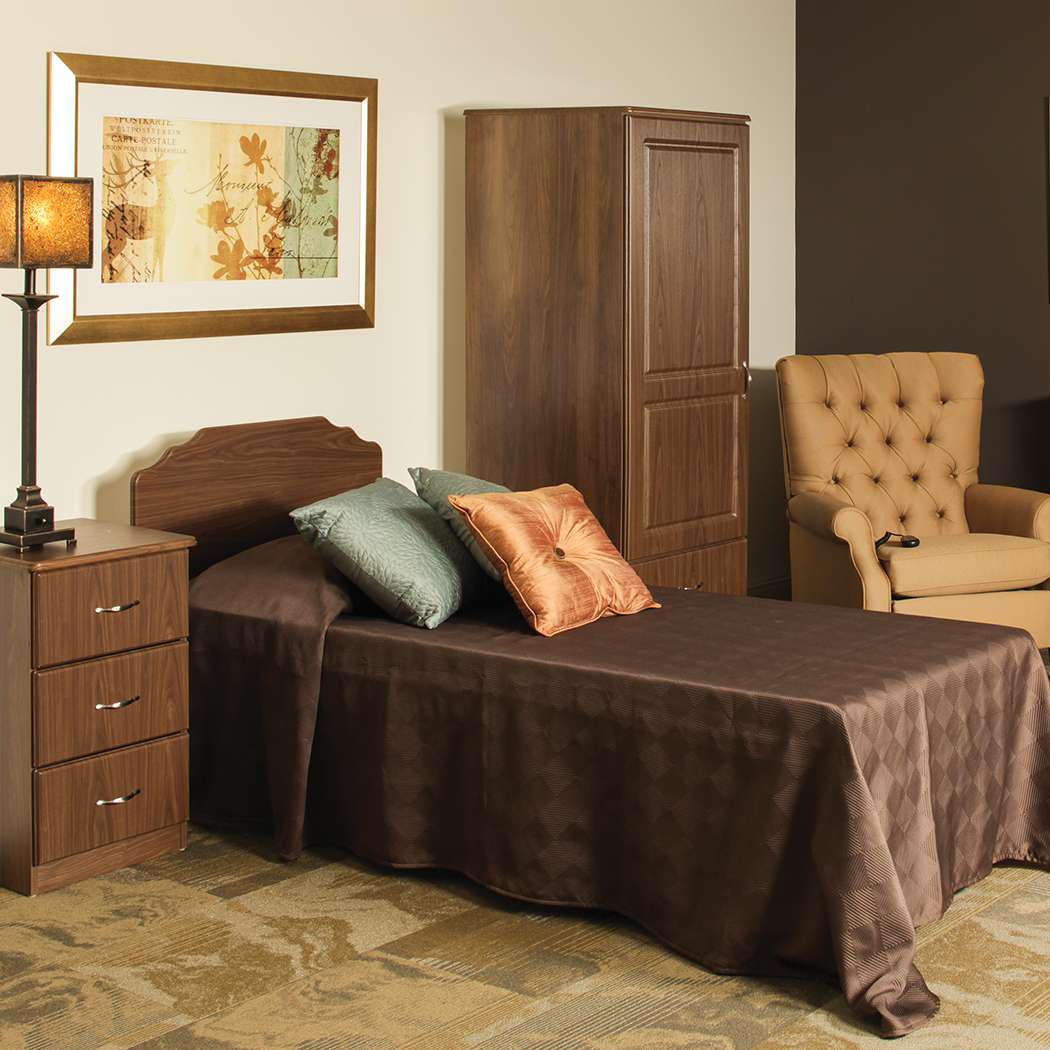 Quick-Ship Williamsburg 4 Drawer Chest | Maxwell Thomas